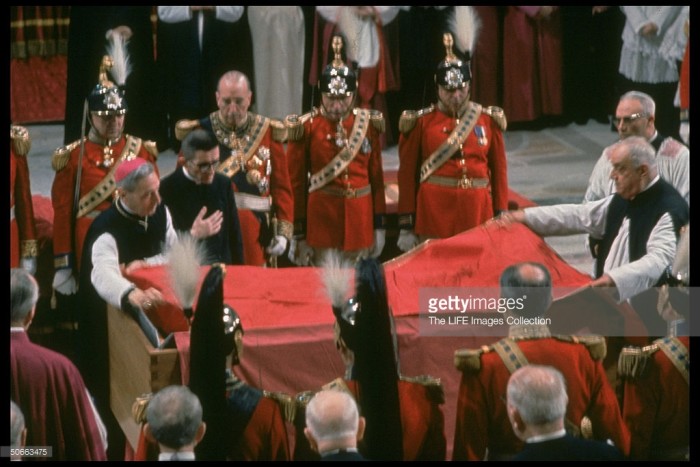 Mucet i mantolet – I komu to przeszkadzało?